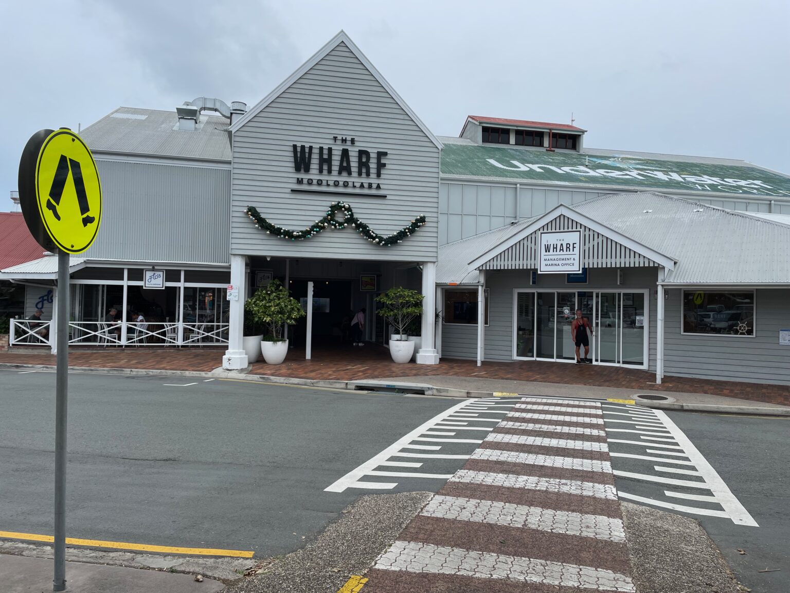 Exploring a guided missile destroyer: diving the wreck of the HMAS ...